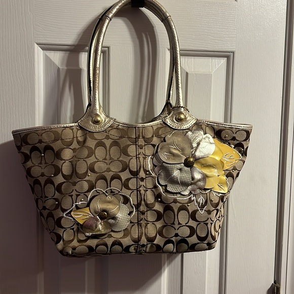 Coach | Bags | Coach M 73f16276 Floral Carly | Poshmark
